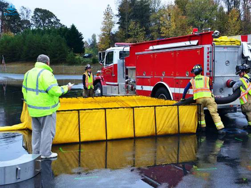 Portable Folding Frame Water Tanks - Buy emergency water storage tanks ...
