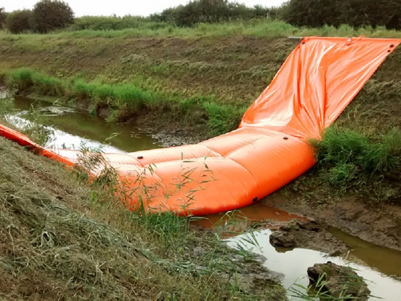 Temporary Water Dam for Flood Control - Buy inflatable flood barrier ...